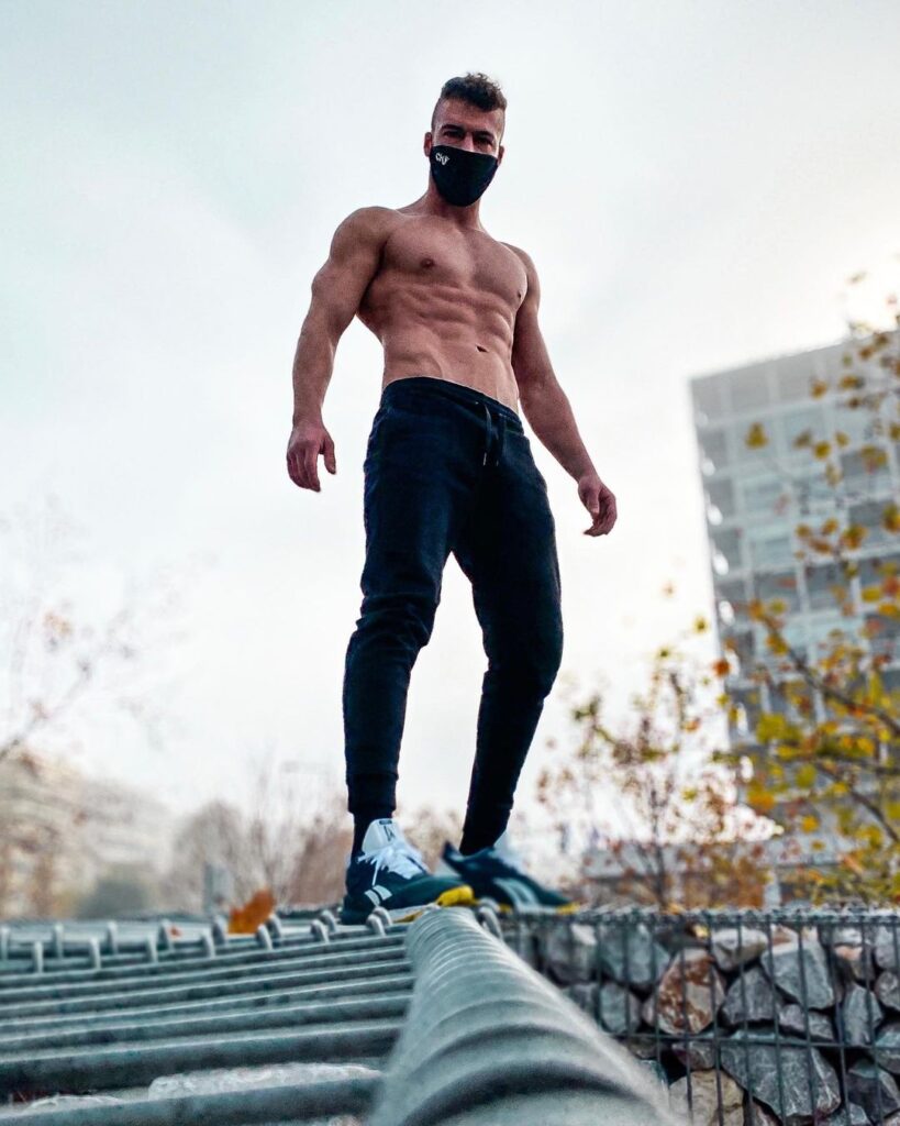 Ο Chris Kogias στο Debut.gr: Η γυμναστική είναι υποτιμημένη στη χώρα ...