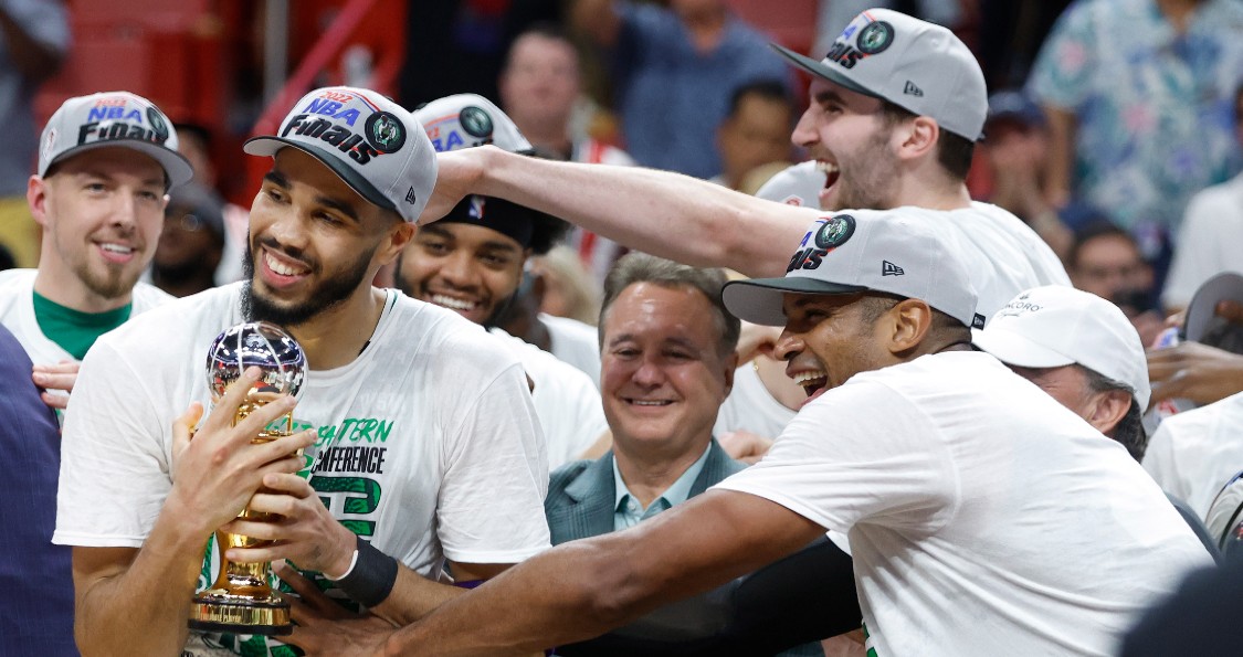 Ο Τέιτουμ σάρωσε τους Χιτ και αναδείχθηκε MVP των τελικών της ...