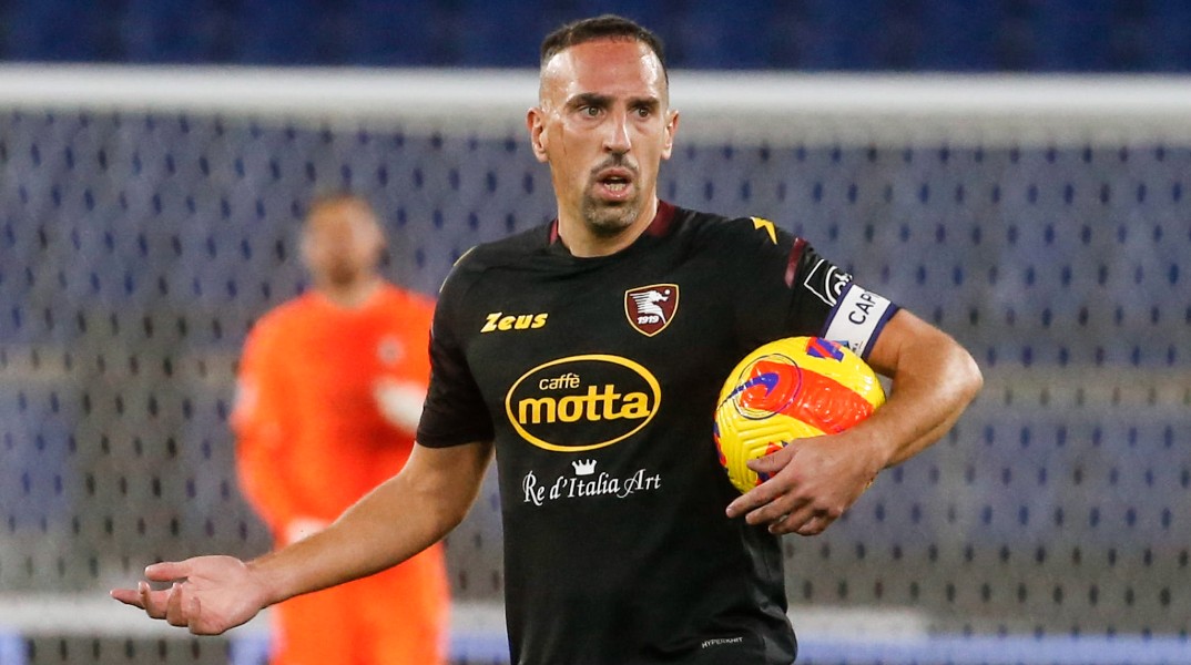 Φρανκ Ριμπερί: Αποθεώθηκε από τους φιλάθλους και ξέσπασε σε λυγμούς ...