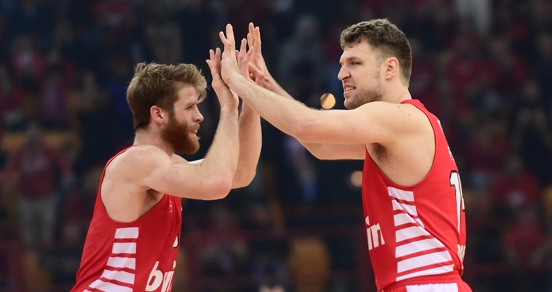 Τόμας Γουόκαπ σε Σάσα Βεζένκοφ: «Σε ευχαριστώ που με άφησες να κερδίσω μια φορά το βραβείο του ...