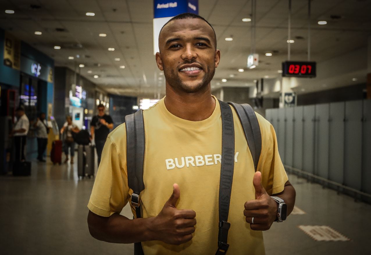 Ολυμπιακός: Στην Αθήνα για τις υπογραφές ο Ελ Κααμπί - Debut.gr